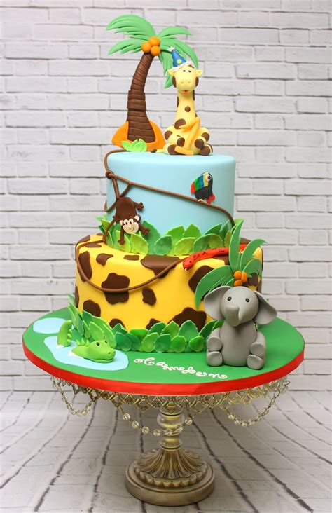 Fun Jungle Themed Birthday Cake Urbanicing