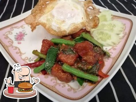Menu At Chef House กระเพาผัด Restaurant Aranyaprathet