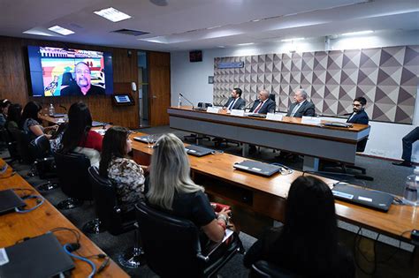 Pec Muda Constituição Para Facilitar Apresentação De Projeto Pelo