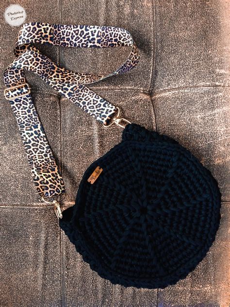 Bolsa redonda de fio de malha no Elo Rochê Hand Made E
