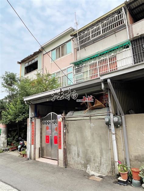 【台中外埔】甲東路｜靜巷大地坪三樓透天 小林法拍