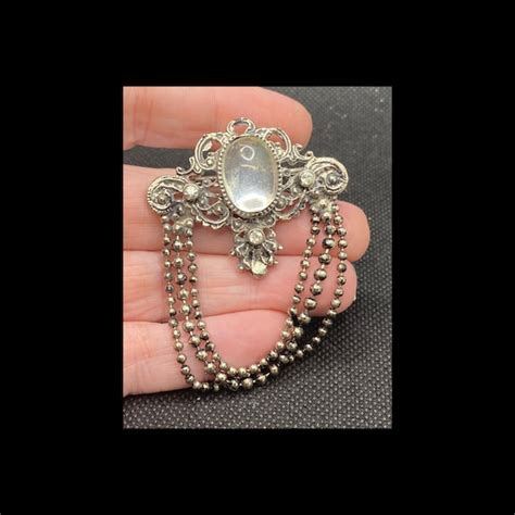 Vintage Renaissance Royal Style Jelly Belly Pin Gem