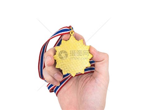 手拿着白色背景上的金牌高清图片下载 正版图片505011594 摄图网