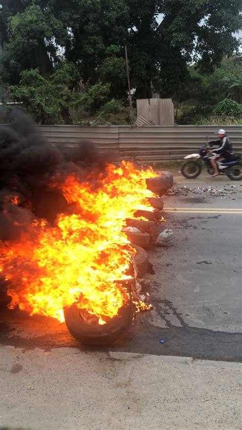 Moradores fazem protesto após morte de homem durante ação policial em São Gonçalo Rio de