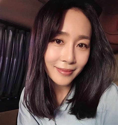ムン・ジョンヒさんのインスタグラム写真 ムン・ジョンヒinstagram「서울나들이 차가막힌다 도심 힘들어 웃는얼굴