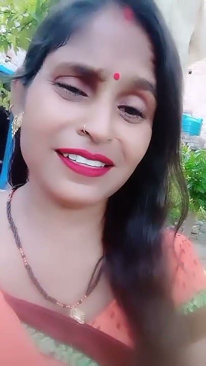 Gori Hai Kalaiyan Tu La De Mujhe Hari Hari Chudiyan Song Viral Video