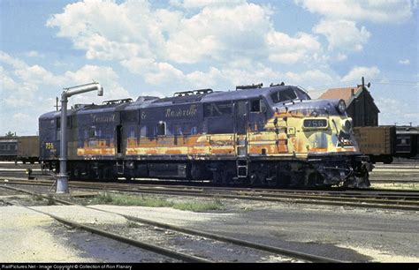 Railpictures Net Photo Ln 756 Louisville And Nashville Emd E6 At