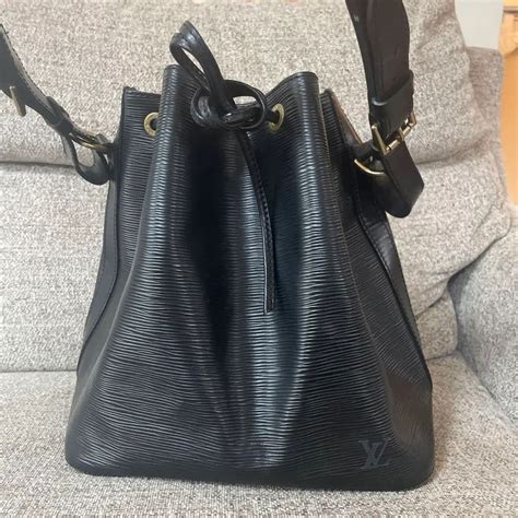 Louis Vuitton 路易威登 肩背包 水波紋epi Mercari 日本直送 二手 蝦皮購物