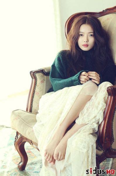 여자 연예인 맨발 발가락 사진 모음 Tumbex