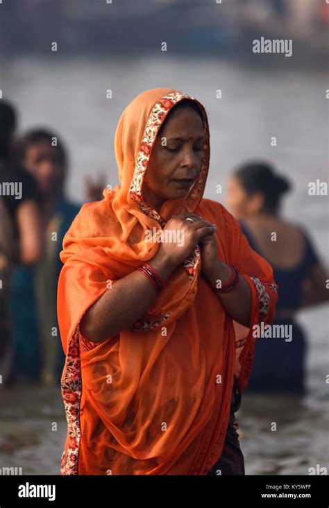 Allahabad Uttar Pradesh India 14th Jan 2018 A Hindu Devotee Offer