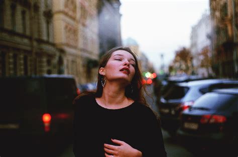 Wallpaper Road Street City Girls Light Red Portrait Sky