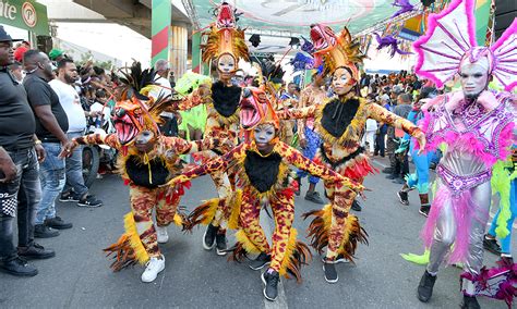 Carnaval de SDN explosión de ritmo música y colores Periódico elCaribe