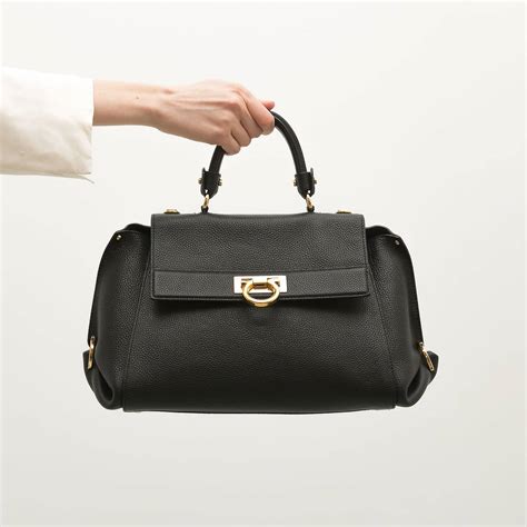 Сумка Salvatore Ferragamo черная, - купить за 29300 ₽ | SFS