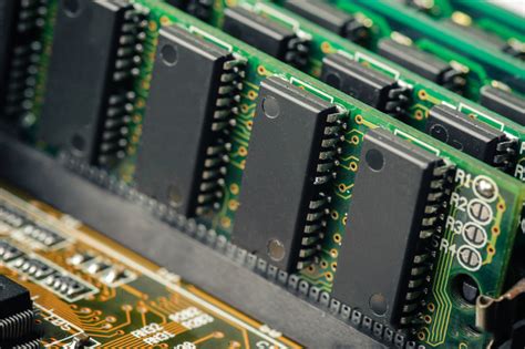 内存选单根16g还是两根8g？两者有什么区别？看完别再乱操作了！ 知乎