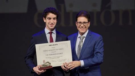 Víctor Hernández premiado en Guadalajara Burladero TV