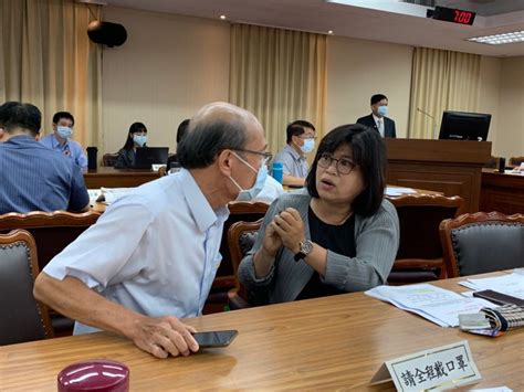 綠委質詢替代役草案 重力抨擊「前總統馬英九腦袋壞掉」 地方 Nownews今日新聞