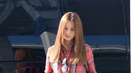 포토엔 소녀시대 서현 셔츠와 청바지만 입어도 패셔너블 공항패션