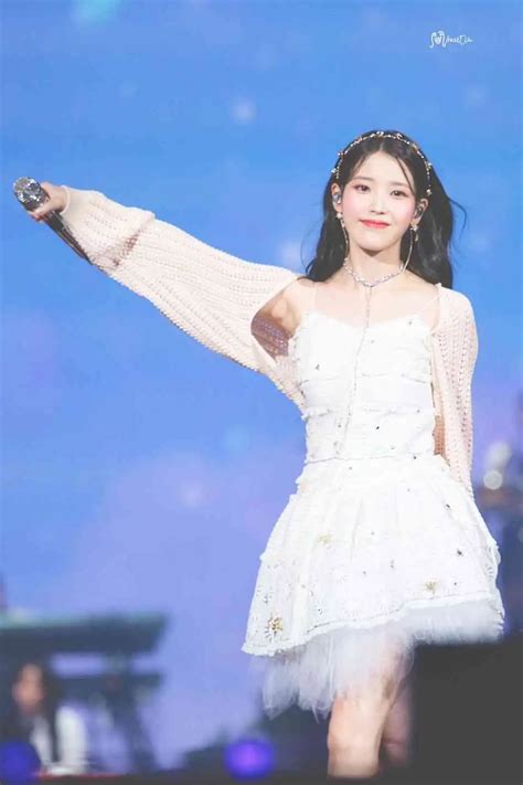 노출이 없어도 섹시한 아이유