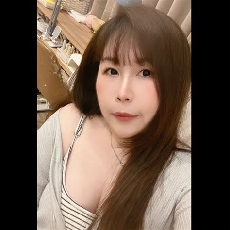 Novia Lin Novia Lin • Threads Say More