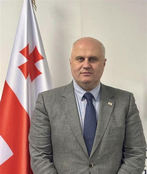 ბექა ზარანდია ელჩის ბიოგრაფია