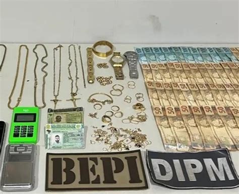 The Suspeitos São Presos Ao Tentar Vender R 250 Mil Em Joias Roubadas