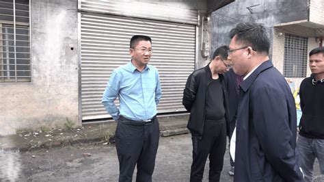【开展“四下基层”现场办公】用心铺好民生路 增强群众幸福感项目建设黄力
