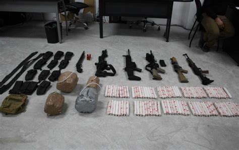 Caen Dos Con Armas De Grueso Calibre Y Hasta Explosivos