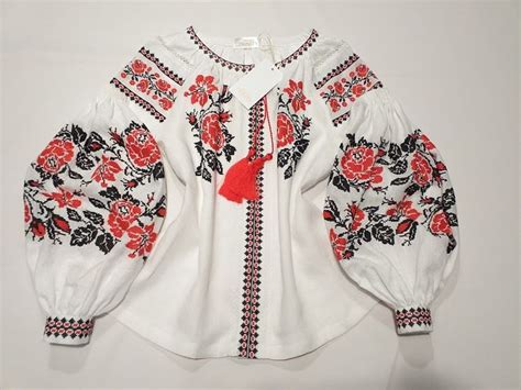 Вишиванка у класичних кольорах Outfits Fashion Floral Tops