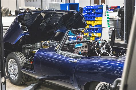 Jaguar Type E Un Modèle De 1965 Entièrement Remis à Neuf Par La