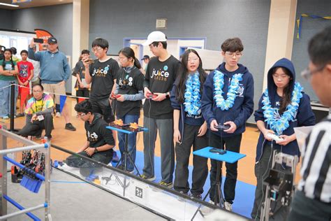 Ftc Robotics Teams Flex Their Strength At Regionals The Saratoga Falcon