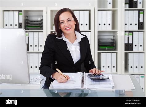 Accountant Woman Hi Res Stock Photography And Images Alamy