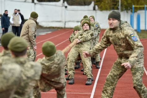 На Печерську на честь реконструкції стадіону що носить імя Героя України влаштували змагання