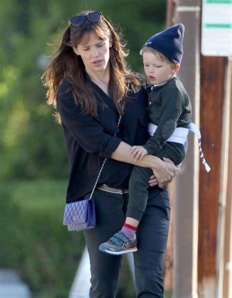 Ben Affleck And Jennifer Garner Hire Sex Guru Spice Up Lacklustre Love Life Celeb Dirty Laundry