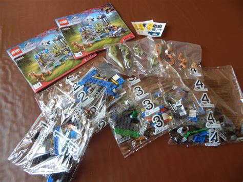 Lego Jurassic World Raptor Escape