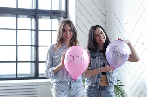 Mesaje de la mulți ani pentru sora Urări frumoase Felicitări