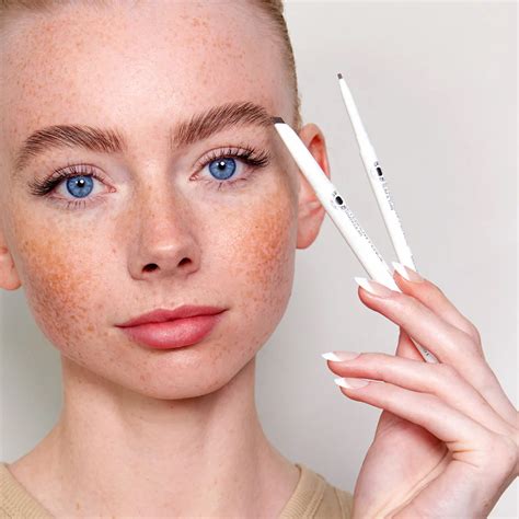 Pencil Thin Eyebrows