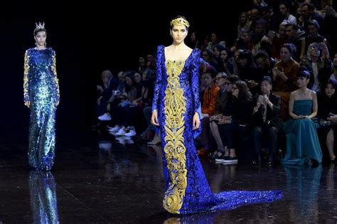 Guo Pei Fall Winter 2016 Couture Collection Couture Collection