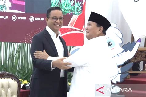 Anies Baswedan Tanggapi Sindiran Prabowo Subianto Soal Senyuman Berat
