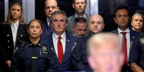 Procès De Donald Trump Le Défilé Des Hommes Du Président