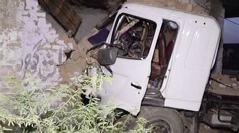 19 Passengers Killed In Layyah Bound Bus Accident