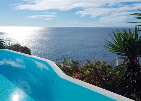 10 Popular Holiday Homes From Dezeens Pinterest Boards That Feature