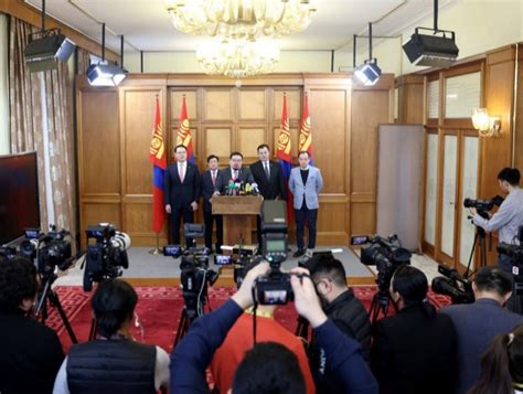 Г Занданшатар Газар газрын хэвлийн баялгийн ашиглалт хуулийн хэрэгжилтийн талаар нээлттэй