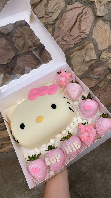 Hello Kitty Chocolate Strawberries Pastalar Hello Kitty Doğum Günü