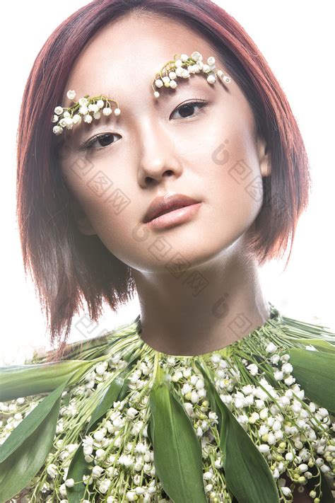 漂亮的女孩在数字插图中的脸时尚的原始图形 包图企业站