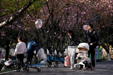 中國人口負增長將持續至下世紀 專家憂影響經濟 — Rfa 自由亞洲電台粵語部