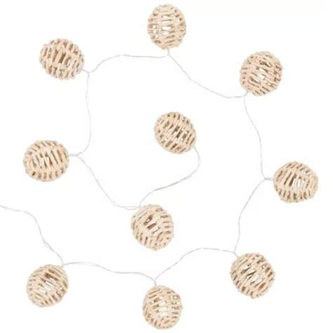 Guirlande lumineuse LEDS en fibre végétale L Maisons du Monde Mr Scandinave