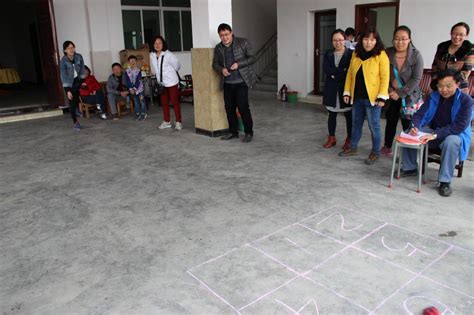 工会文学与传媒学院分会组织“快乐庆三八，健康徒步行”登山活动 文学与传媒学院