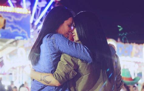 Pin By ♡ On Girlsgirlsgirls Lesbian Relationship Lesbian Growing Old