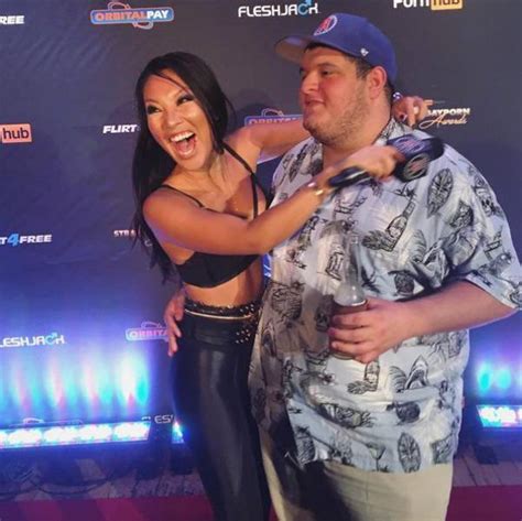 Asa Akira Was And Is Popular Now Her Sex Doll Is Popular As Well 14 Pics Izispicy Com