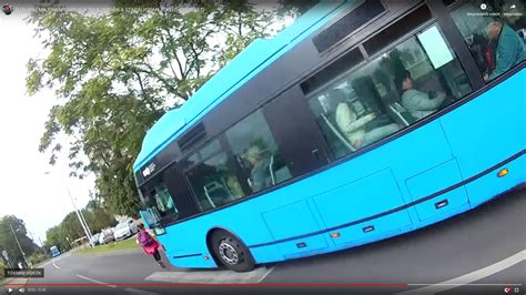 Centiken Múlt Hogy Nem Gázolt El Egy Kislányt A Busz Budapesten Most